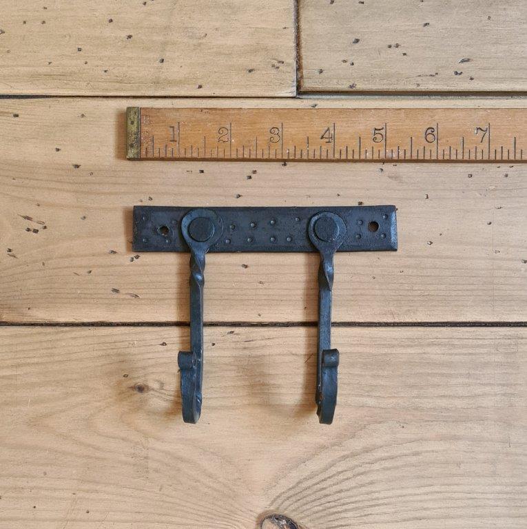 Pan Hook Double Twist Hand Forged (IMCAH29) TBD – Cottingham Collection