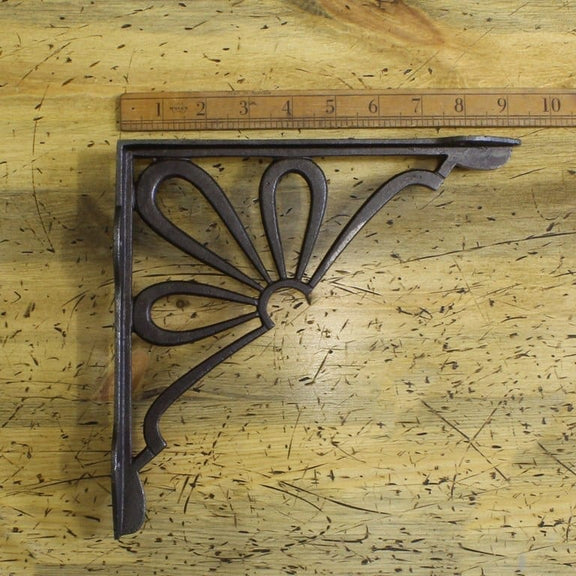 Shelf Bracket DAISY Design Cast Iron 225mm x 225mm – Cottingham Collection