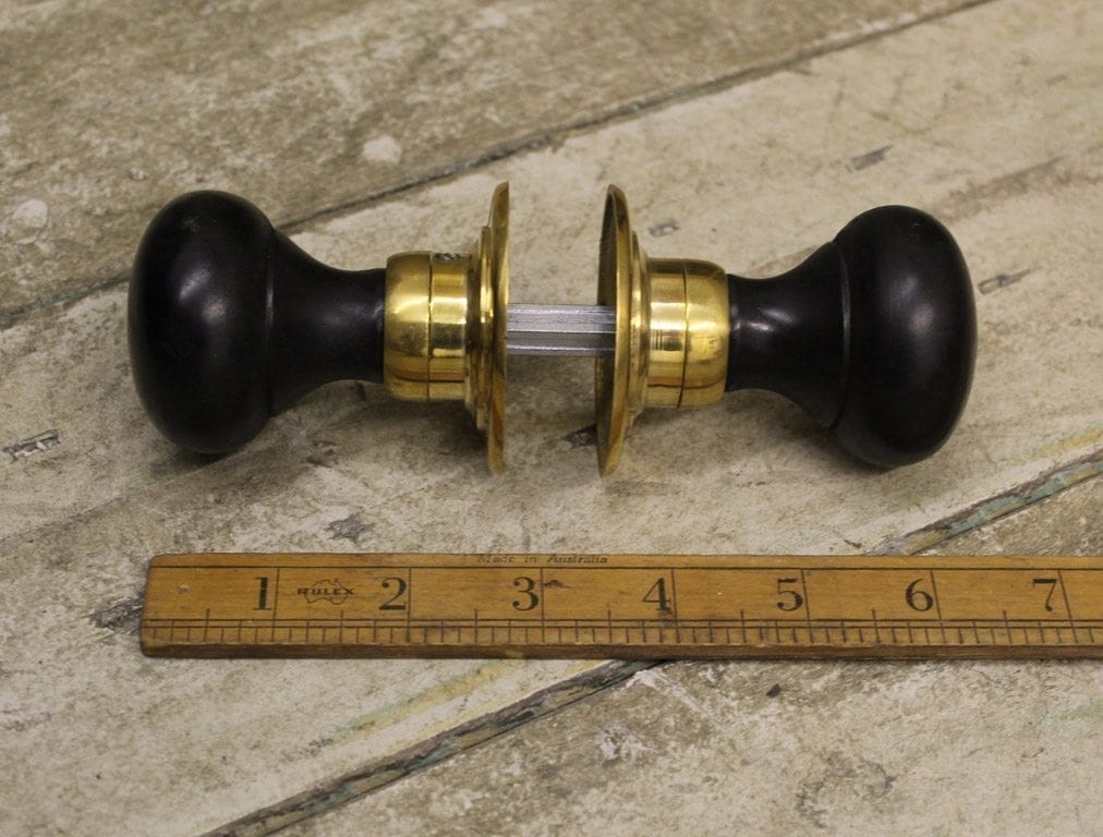 Door Knob Set Bun Type Ebonised / Brass 50mm – Cottingham Collection