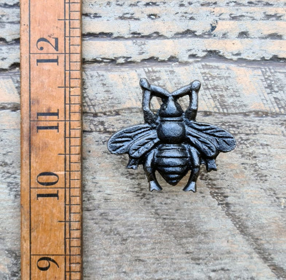Knob Cupboard BEE Design Cast Antique Iron 28mm – Cottingham Collection